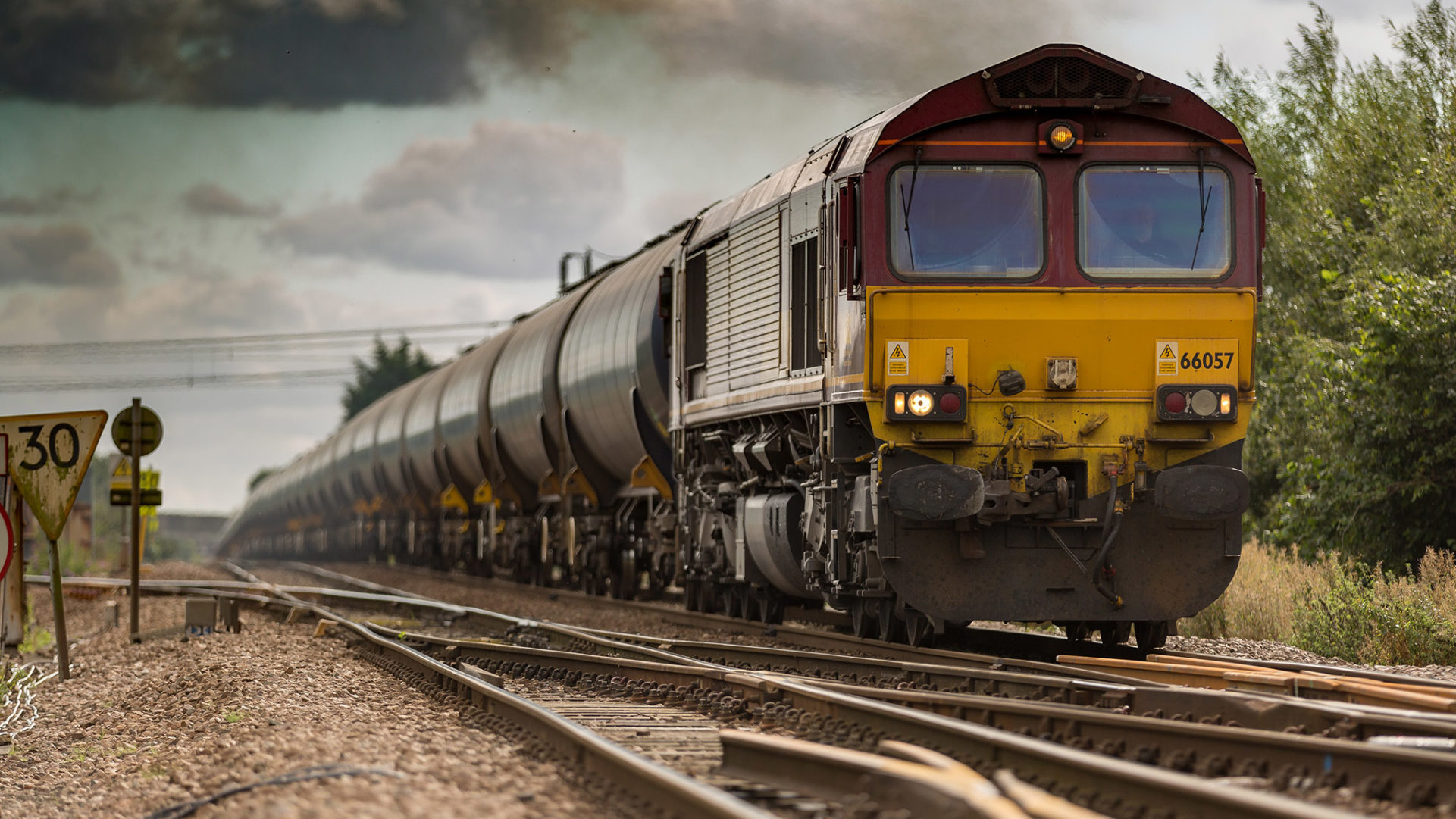 Remote monitoring of rail tankers - AIUT