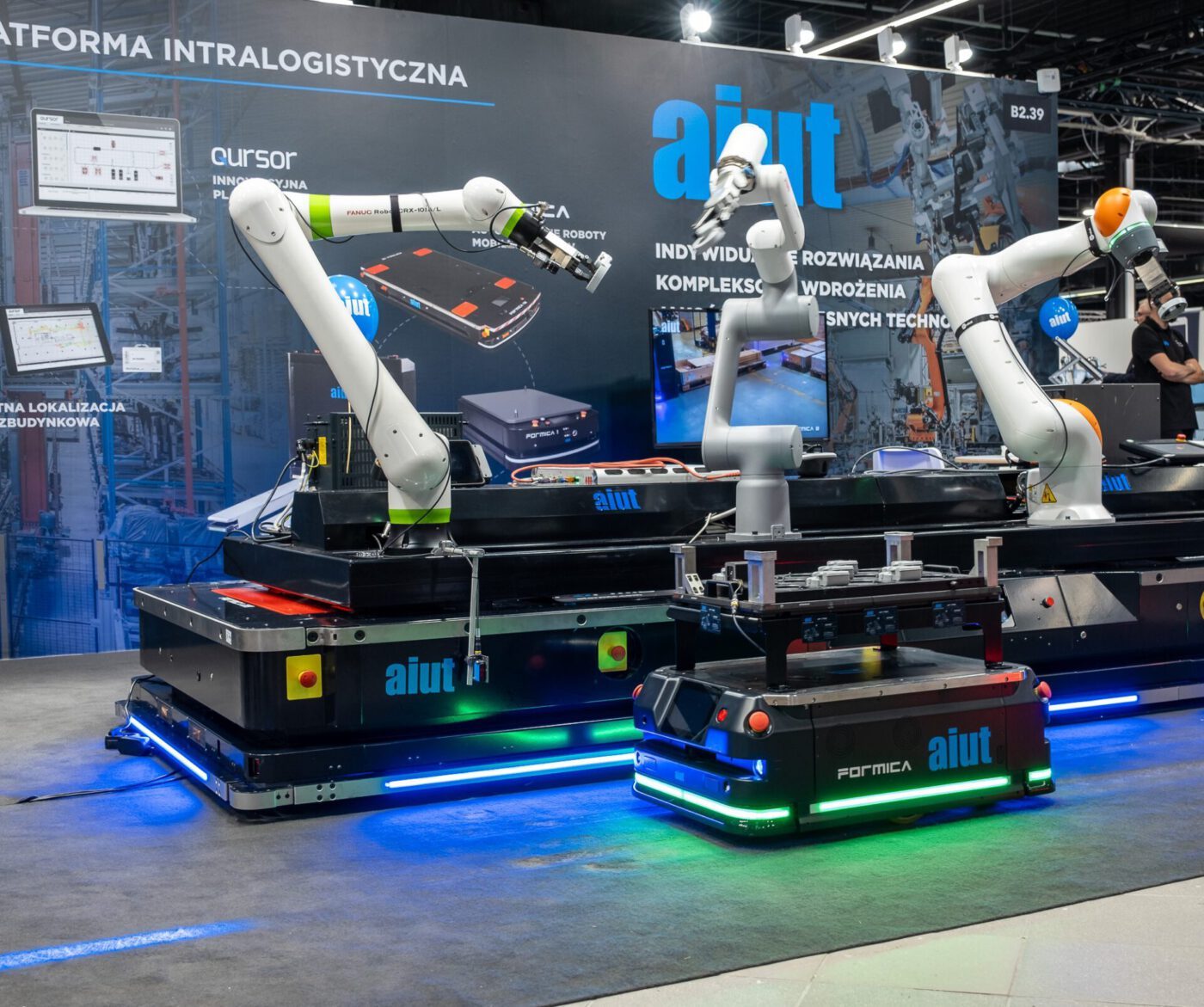 The next welding master? An industrial robotic cell