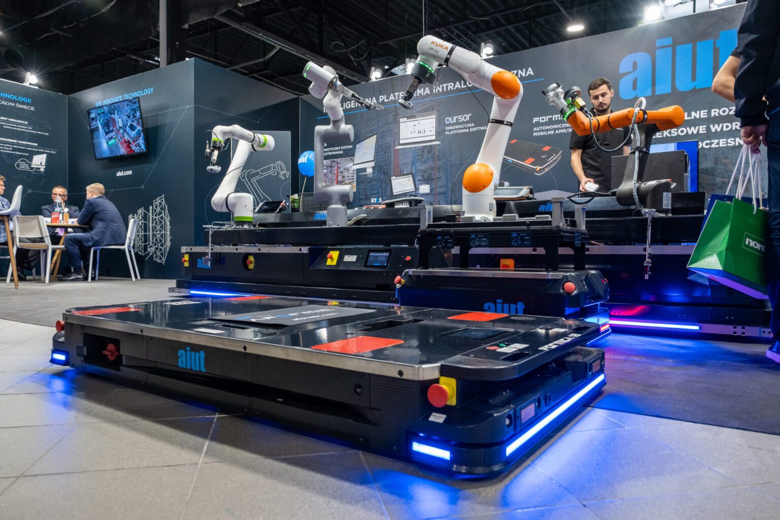 Automated Pallet Movers: Innovations with AMR & AGV in logistics