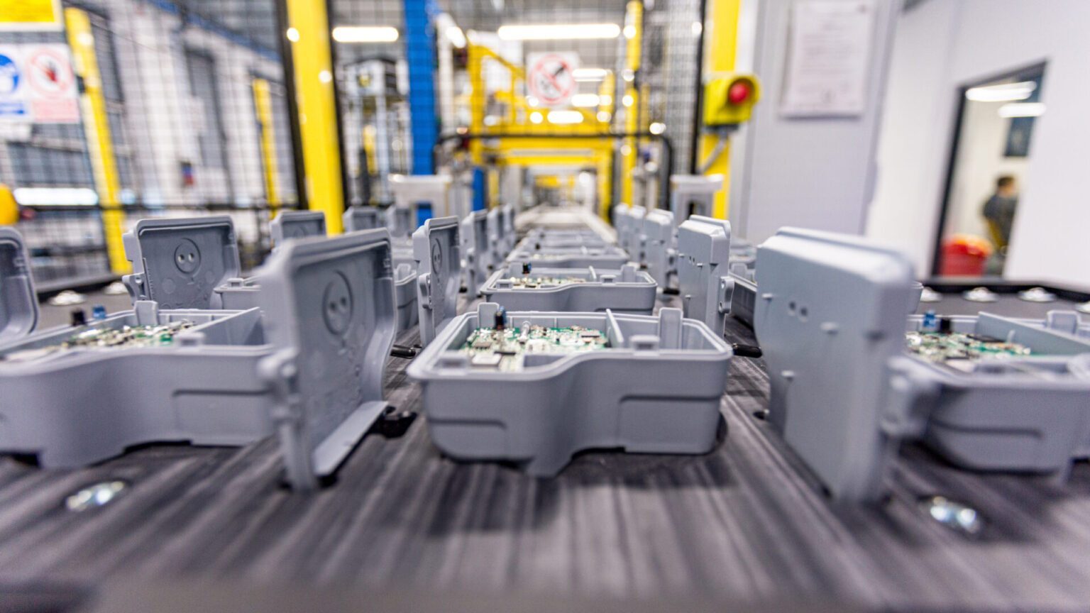 Electronic design and manufacturing - AIUT